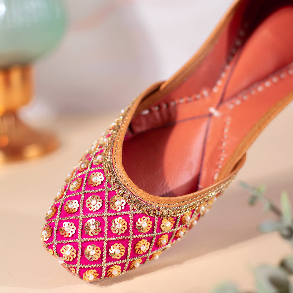 Buy fashionable Punjabi Juttis for women/ladies online | Hazelthread ...